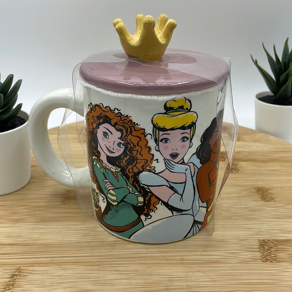 Disney | Kitchen | Disney 6 Princess Ceramic Mug With Crown Lid 8 Oz ...